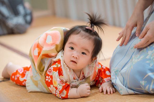 𝙄𝙨𝙨𝙝𝙤𝙪 𝙢𝙤𝙘𝙝𝙞 (一升餅) – Nghi lễ "cõng" Mochi mừng các em bé Nhật Bản tròn ...